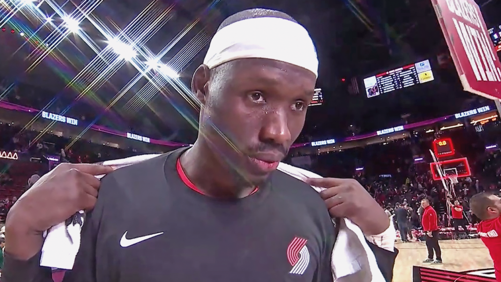 NBA: Po latach inspirującej walki dostał angaż w lidze. Teraz podpisał gwarantowany kontrakt ...