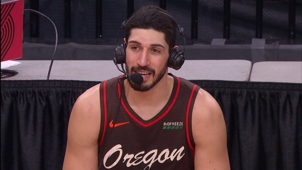 NBA: Enes Kanter Freedom znów atakuje LeBrona. Dostało się też Bronny ...